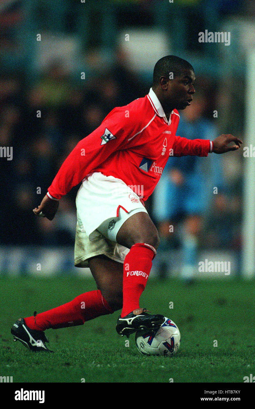 DES LYTTLE NOTTINGHAM FOREST FC 10 January 1999 Stock Photo - Alamy