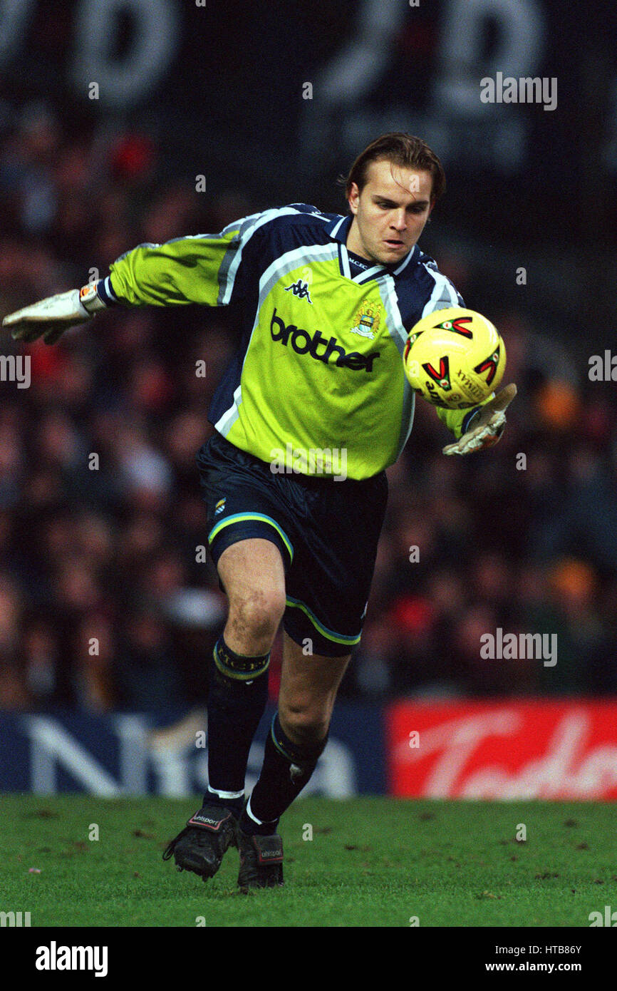 NICKY WEAVER MANCHESTER CITY FC 16 January 1999 Stock Photo - Alamy