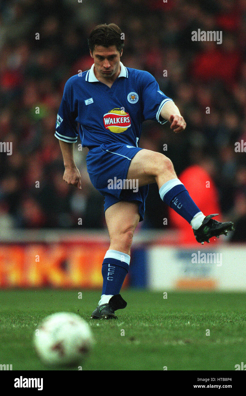 TONY COTTEE LEICESTER CITY FC 30 January 1999 Stock Photo - Alamy