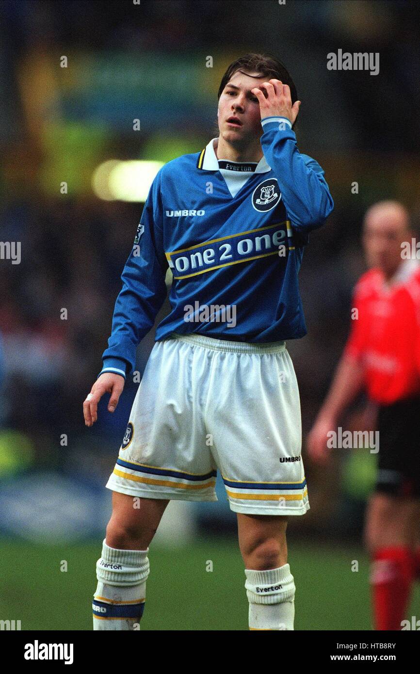 JOHN OSTER EVERTON FC 30 January 1999 Stock Photo - Alamy