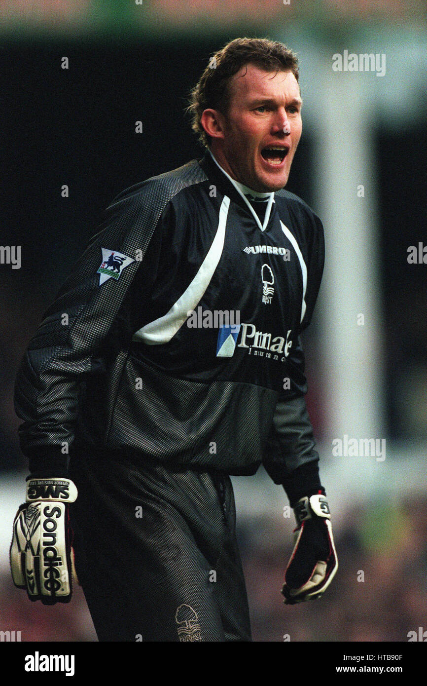 DAVE BEASANT NOTTINGHAM FOREST FC 30 January 1999 Stock Photo - Alamy