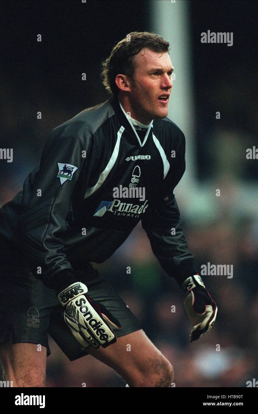 DAVE BEASANT NOTTINGHAM FOREST FC 30 January 1999 Stock Photo - Alamy