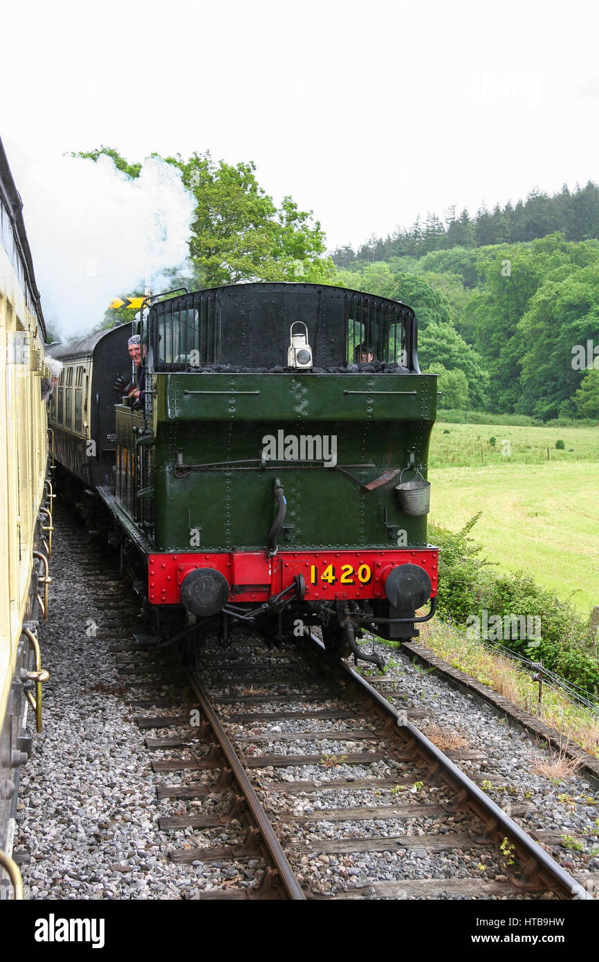 South Devon preserved steam train passing stationary train Devon Stock ... South Devon preserved steam train passing stationary train Devon Stock ...