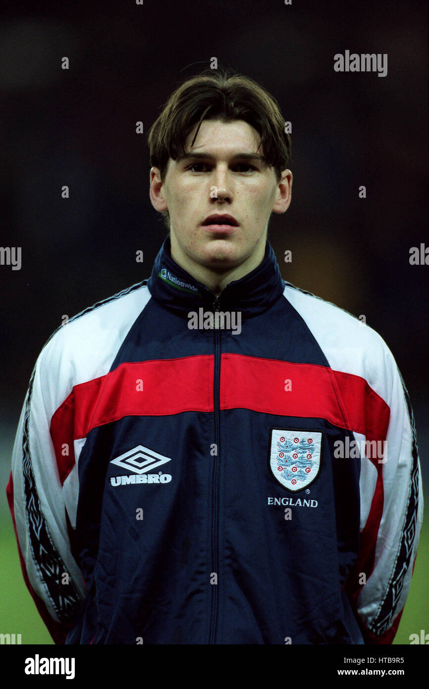 Gareth barry england 1999 hi-res stock photography and images - Alamy