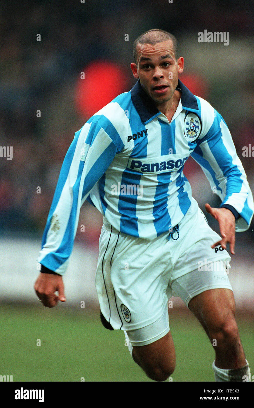 SIMON BALDRY HUDDERSFIELD TOWN FC 13 February 1999 Stock Photo - Alamy