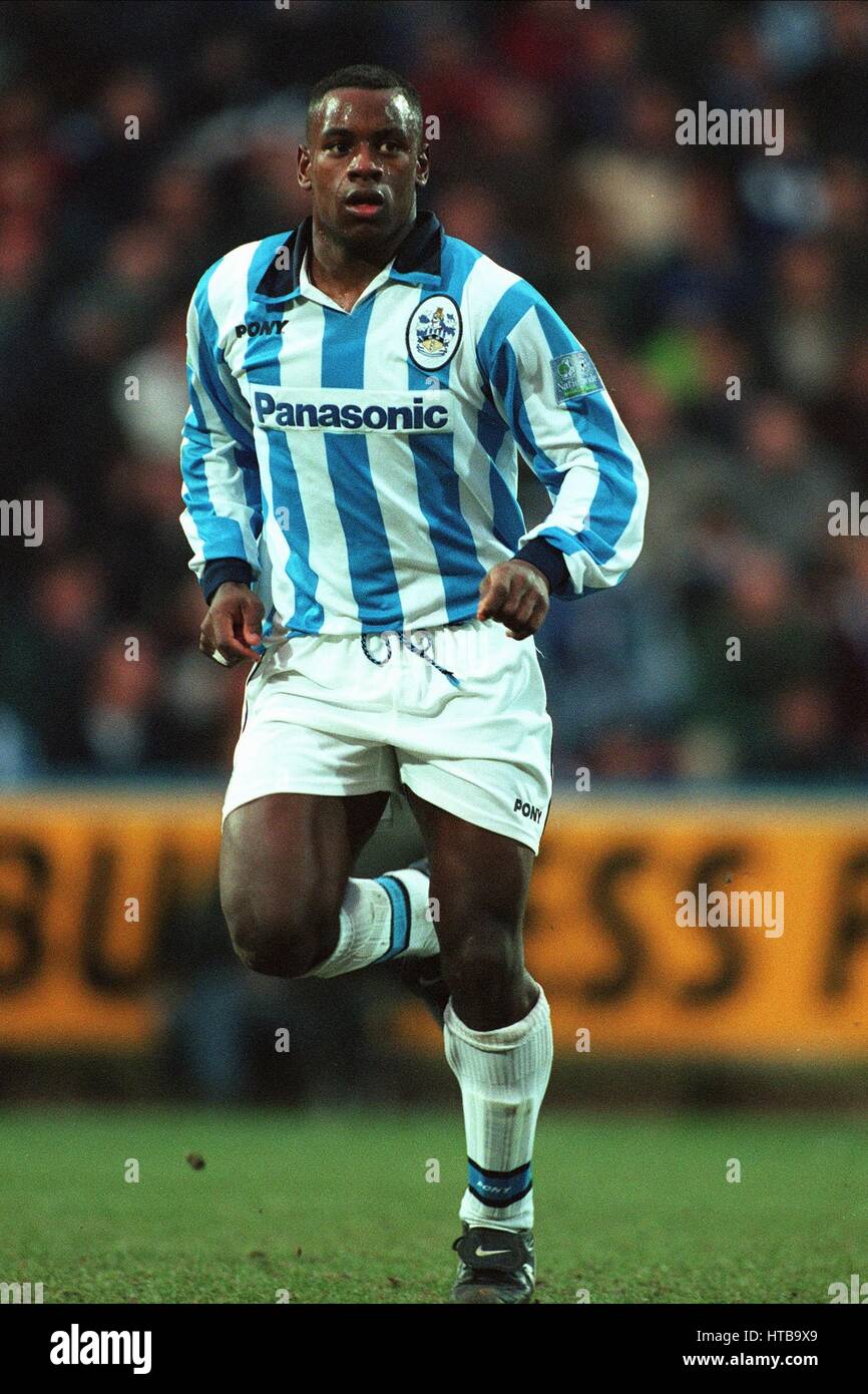 DELROY FACEY HUDDERSFIELD TOWN FC 13 February 1999 Stock Photo - Alamy