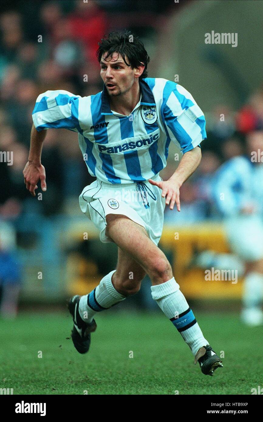 CHRIS BEECH HUDDERSFIELD TOWN FC 13 February 1999 Stock Photo - Alamy