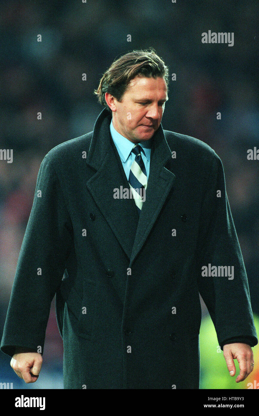 PETER JACKSON HUDDERSFIELD TOWN FC MANAGER 13 February 1999 Stock Photo ...