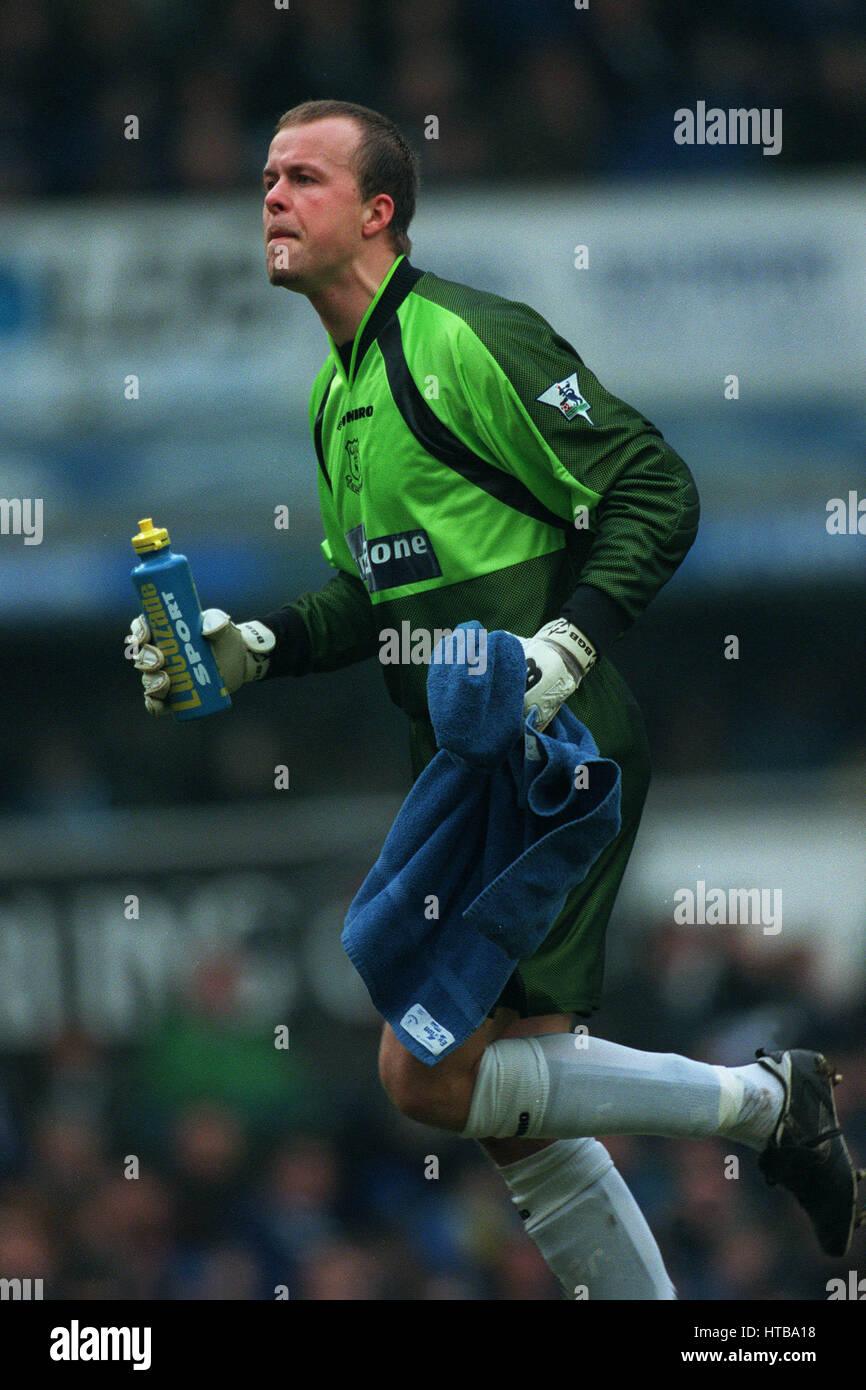 Thomas myhre everton hi-res stock photography and images - Alamy