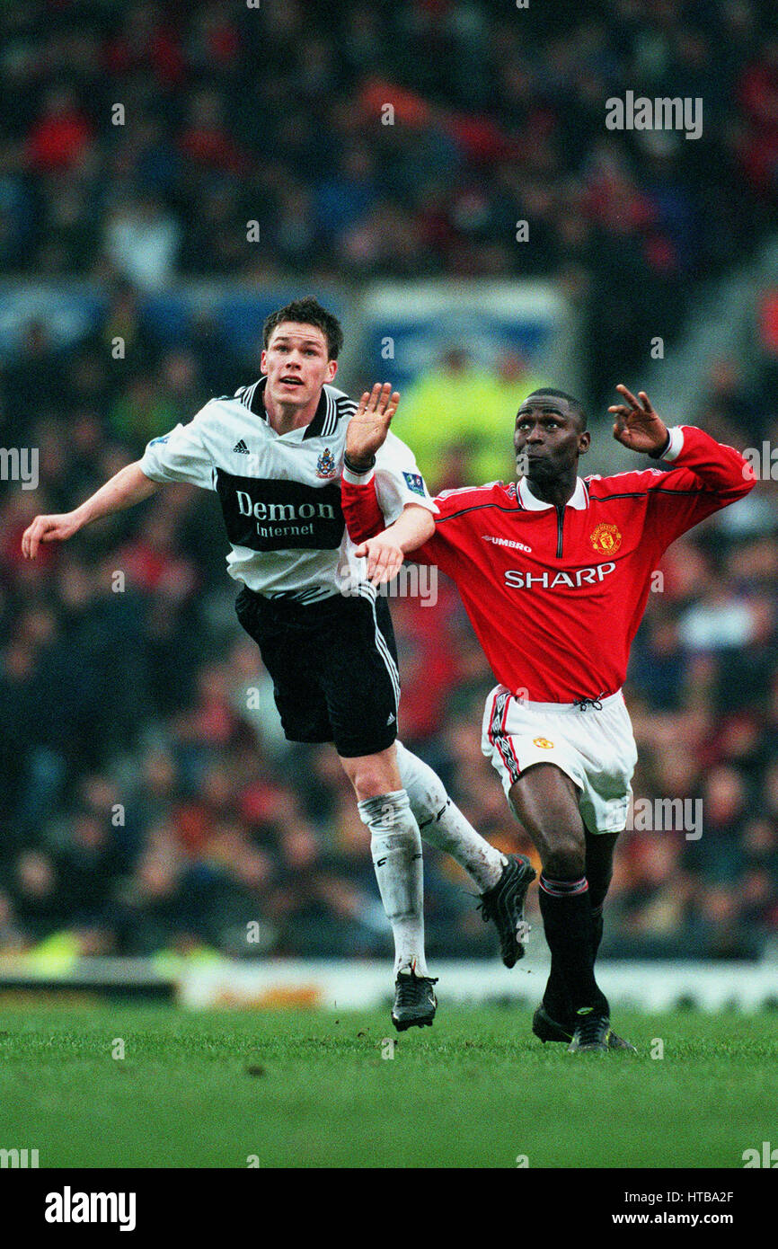 ANDY COLE & STEVE HAYWARD MANCHESTER V FULHAM FC 14 February 1999 Stock ...