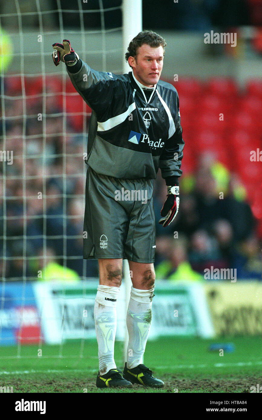 DAVE BEASANT NOTTINGHAM FOREST FC 20 February 1999 Stock Photo - Alamy
