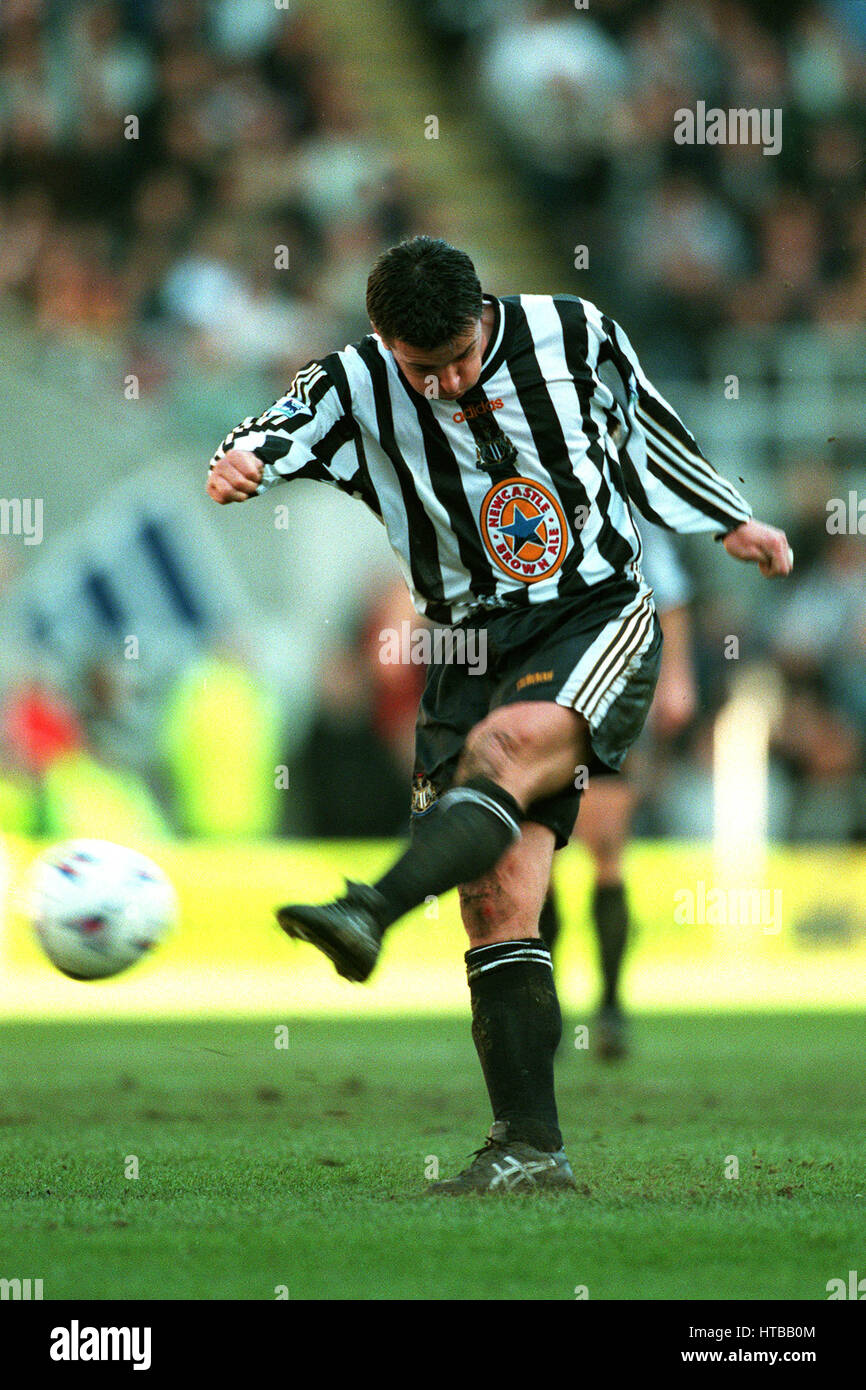 GARY SPEED NEWCASTLE UNITED FC 15 March 1999 Stock Photo - Alamy