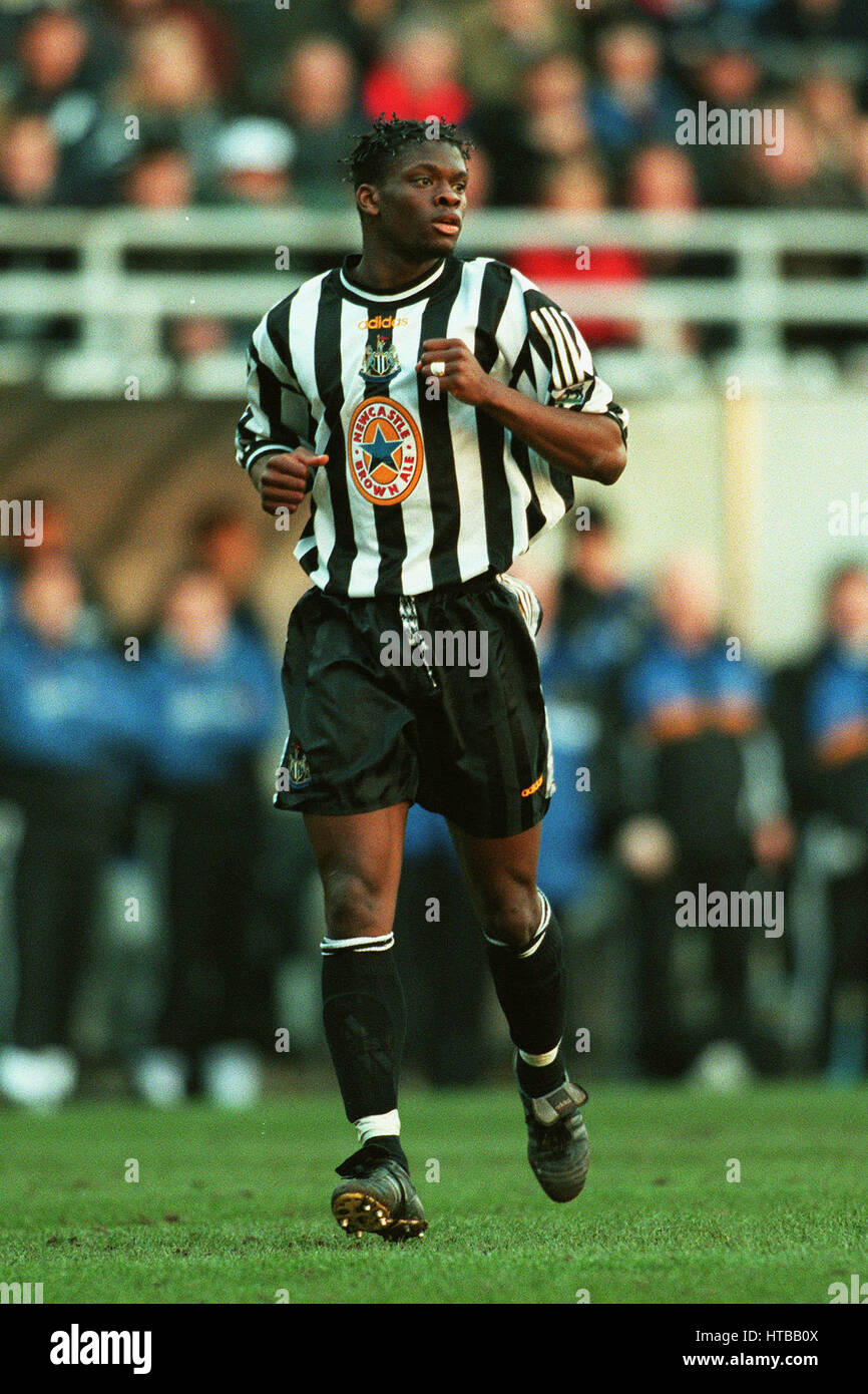 LOUIS SAHA NEWCASTLE UNITED FC 15 March 1999 Stock Photo - Alamy