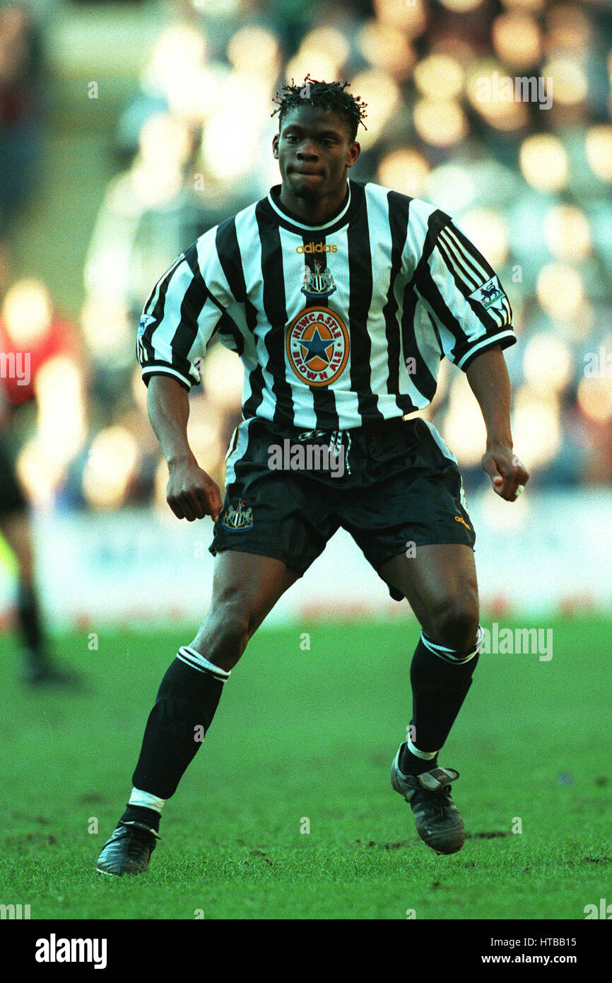 LOUIS SAHA NEWCASTLE UNITED FC 15 March 1999 Stock Photo - Alamy