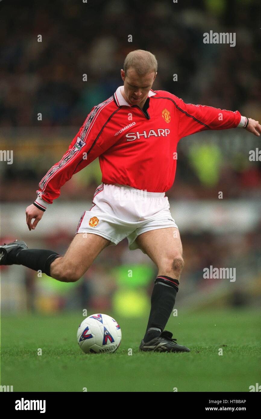 HENNING BERG MANCHESTER UNITED FC 22 March 1999 Stock Photo - Alamy