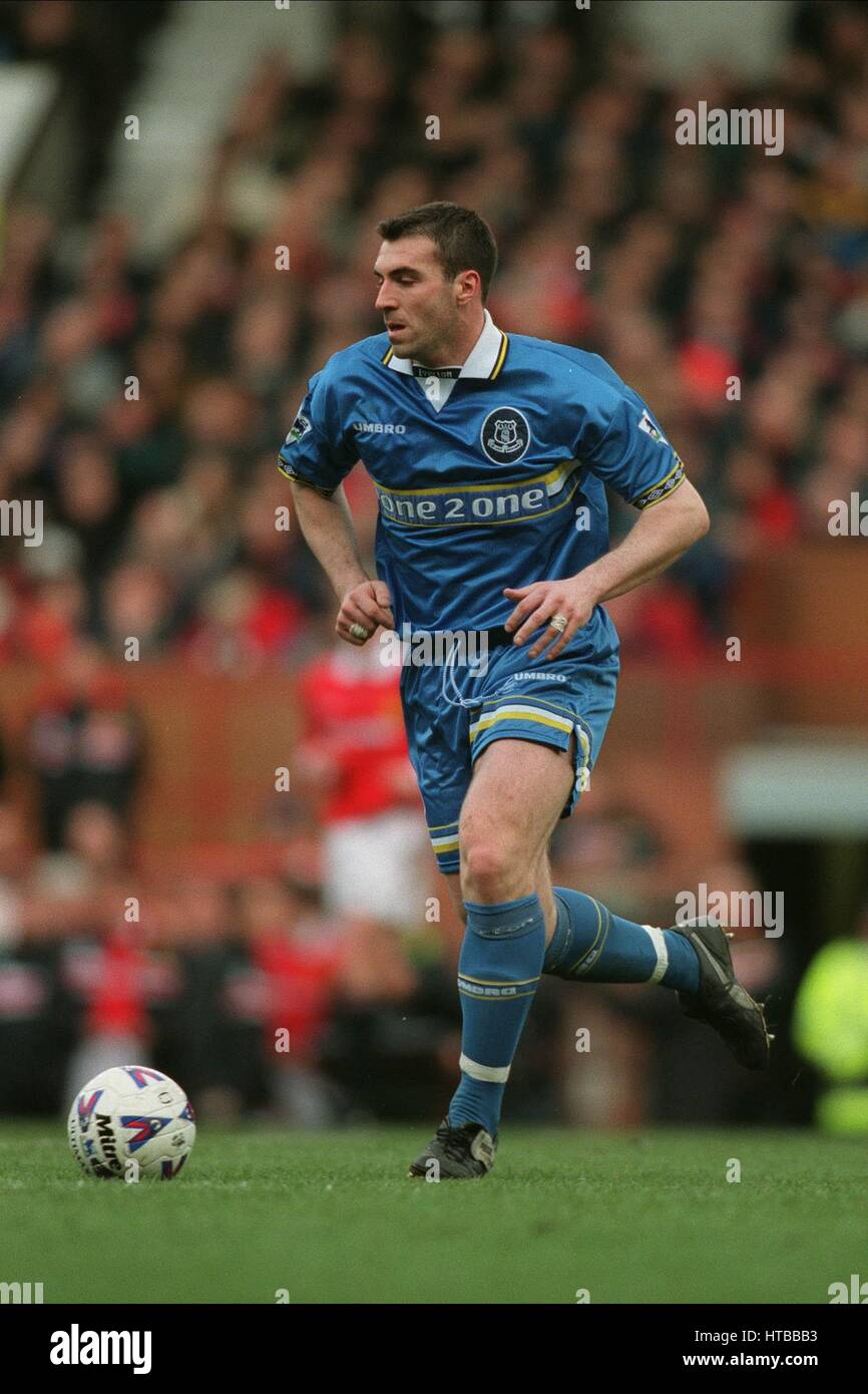 DAVID UNSWORTH EVERTON FC 22 March 1999 Stock Photo - Alamy