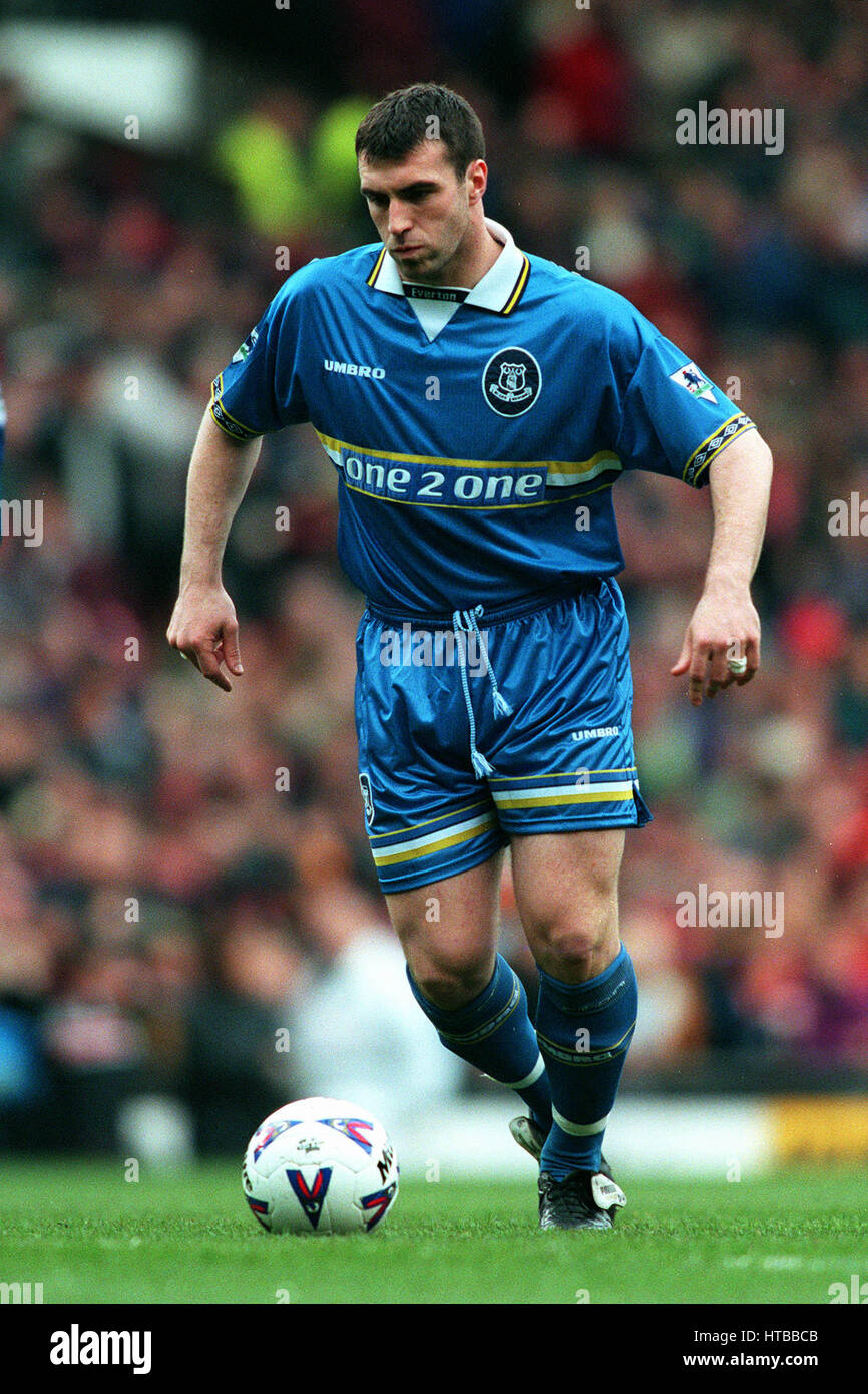 DAVID UNSWORTH EVERTON FC 22 March 1999 Stock Photo - Alamy