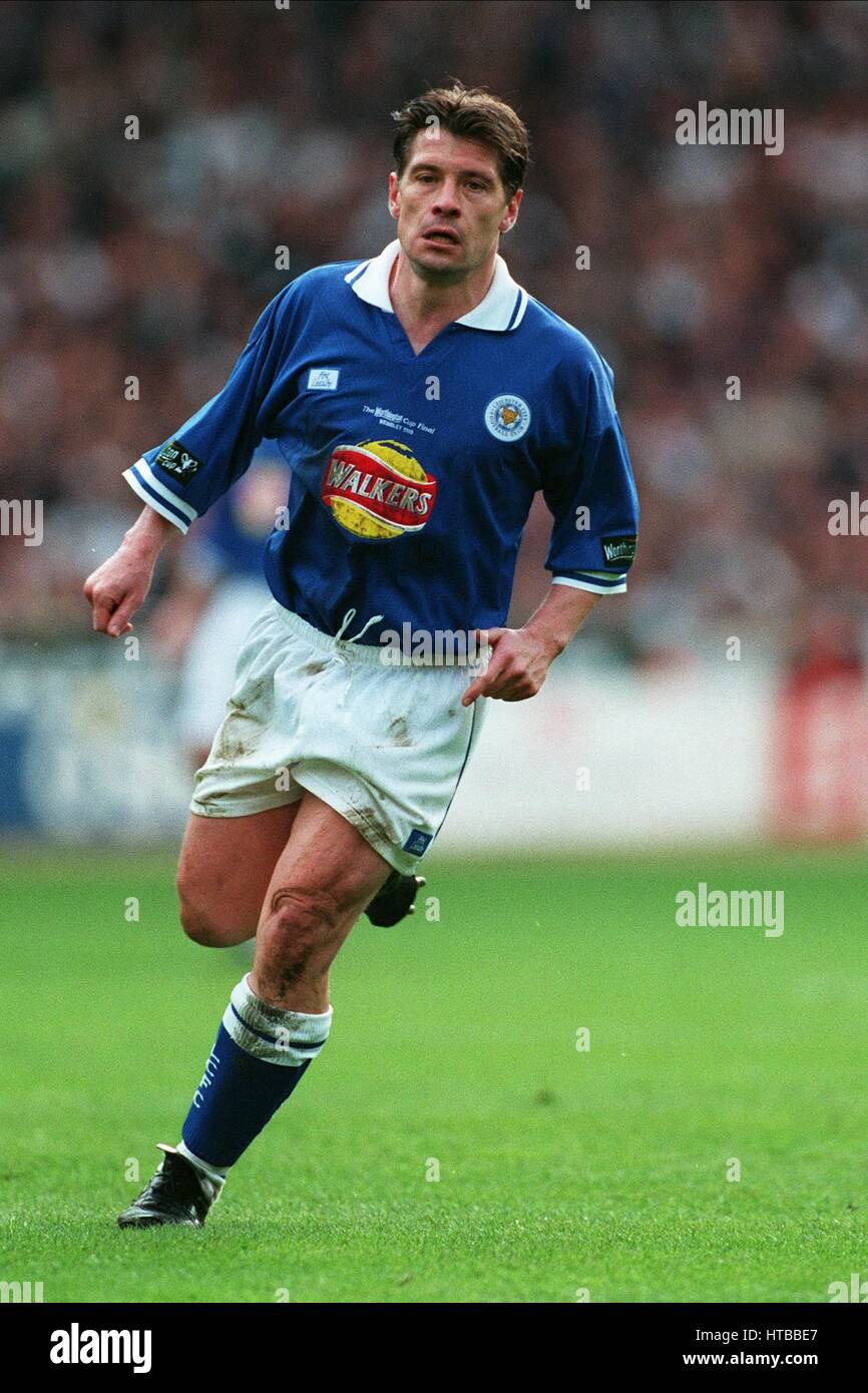 Tony cottee hi-res stock photography and images - Alamy