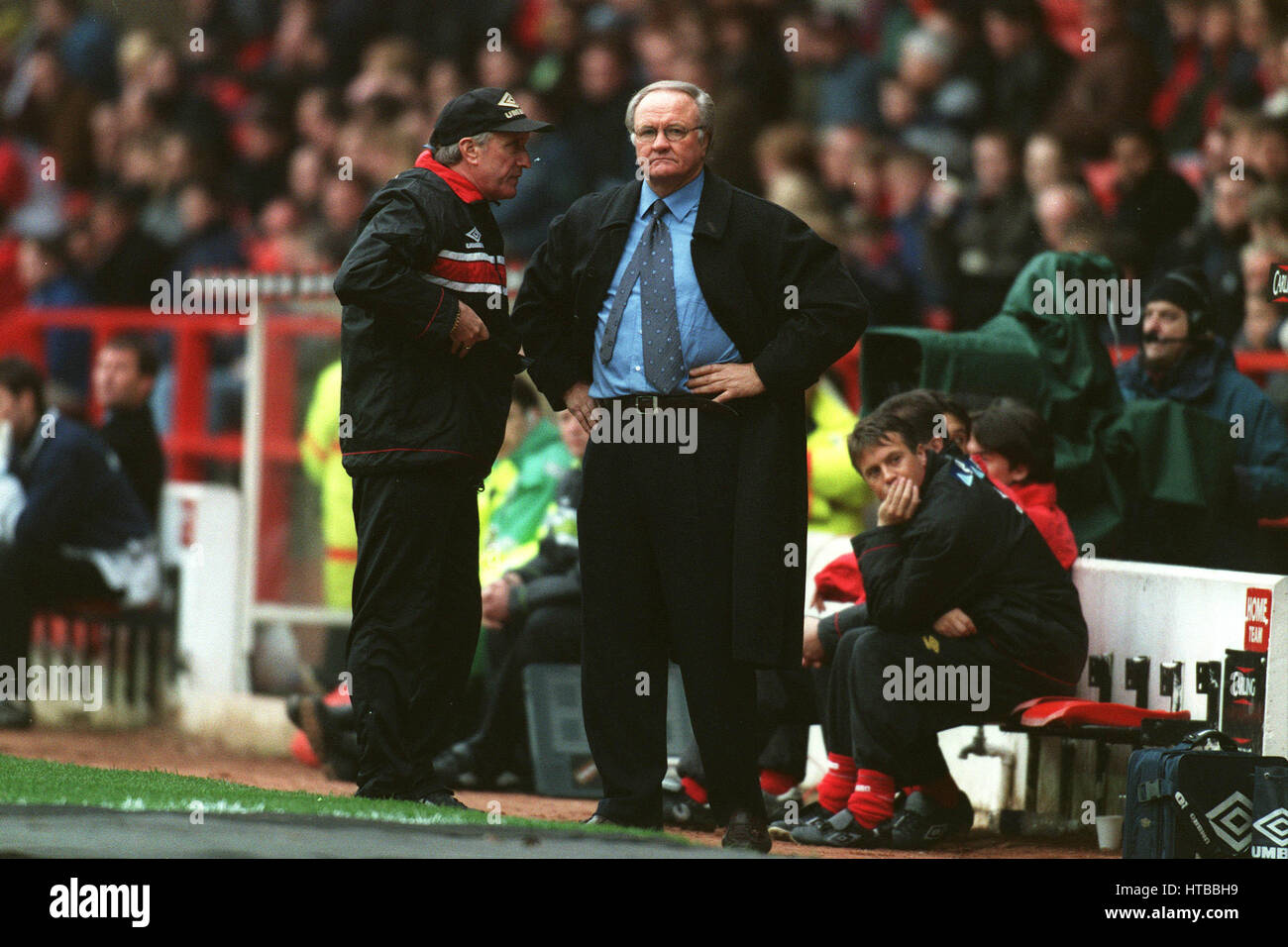 RON ATKINSON NOTTINGHAM FOREST FC MANAGER 20 March 1999 Stock Photo - Alamy