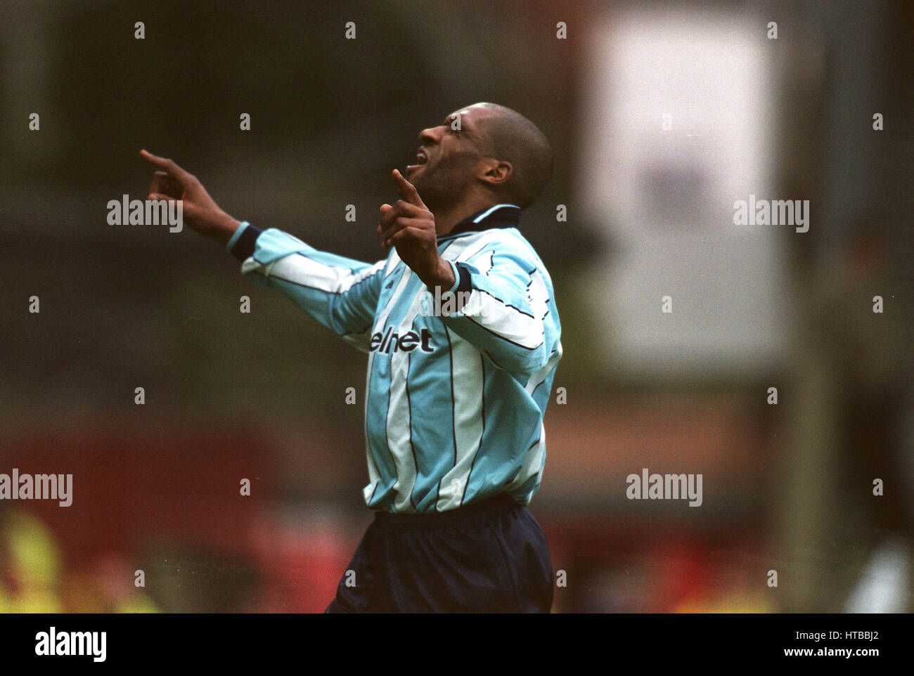 BRIAN DEANE CELEBRATES WINNER NOTTM.FOREST V MIDDLESBROUGH 20 March ...