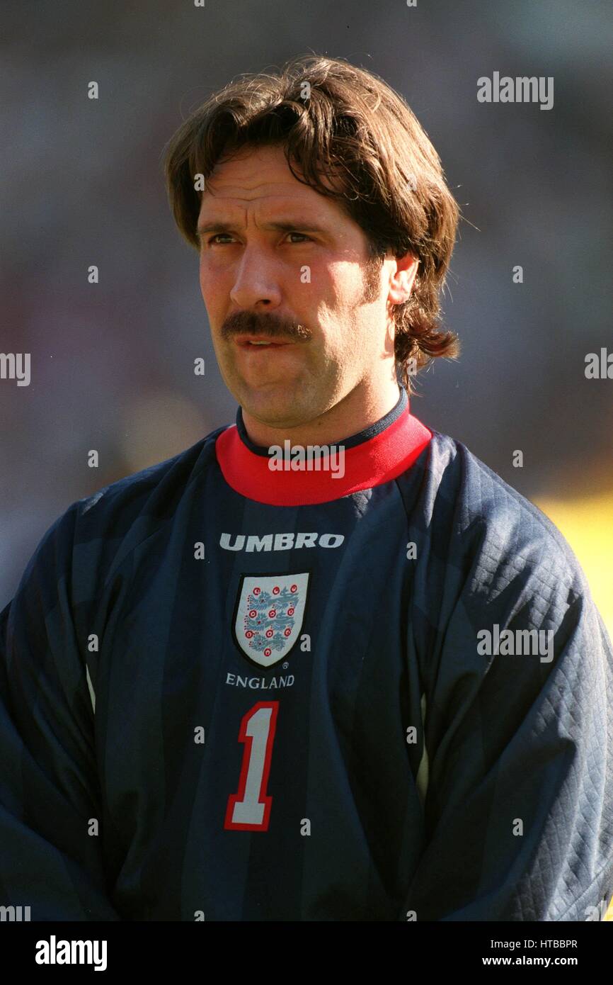 David seaman england hi-res stock photography and images - Alamy