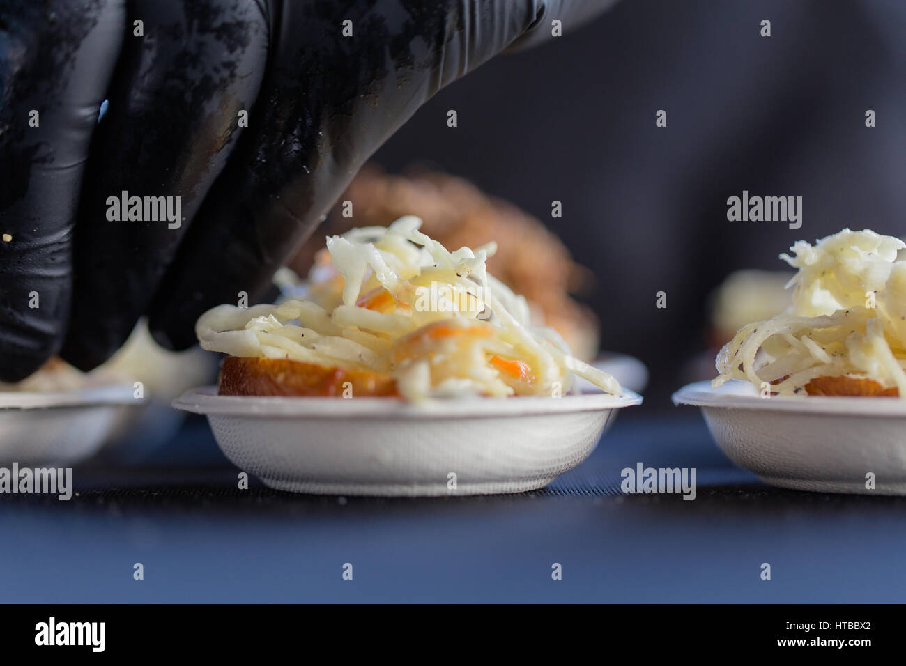 chef making mini sliders Stock Photo - Alamy