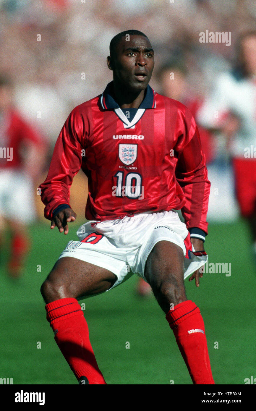 ANDY COLE ENGLAND & MANCHESTER UNITED FC 27 March 1999 Stock Photo - Alamy