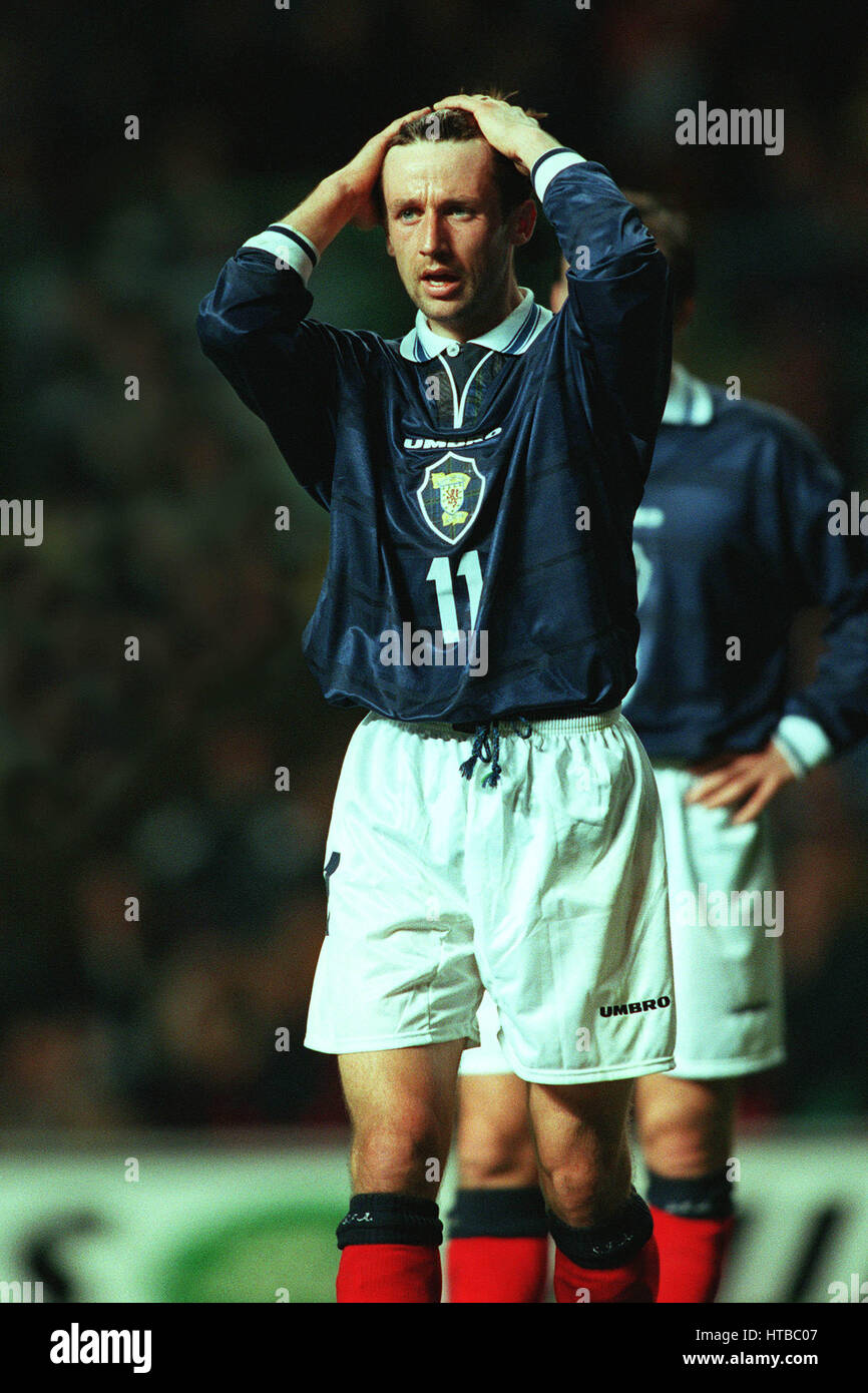 NEIL MCCANN SCOTLAND & GLASGOW RANGERS FC 01 April 1999 Stock Photo - Alamy