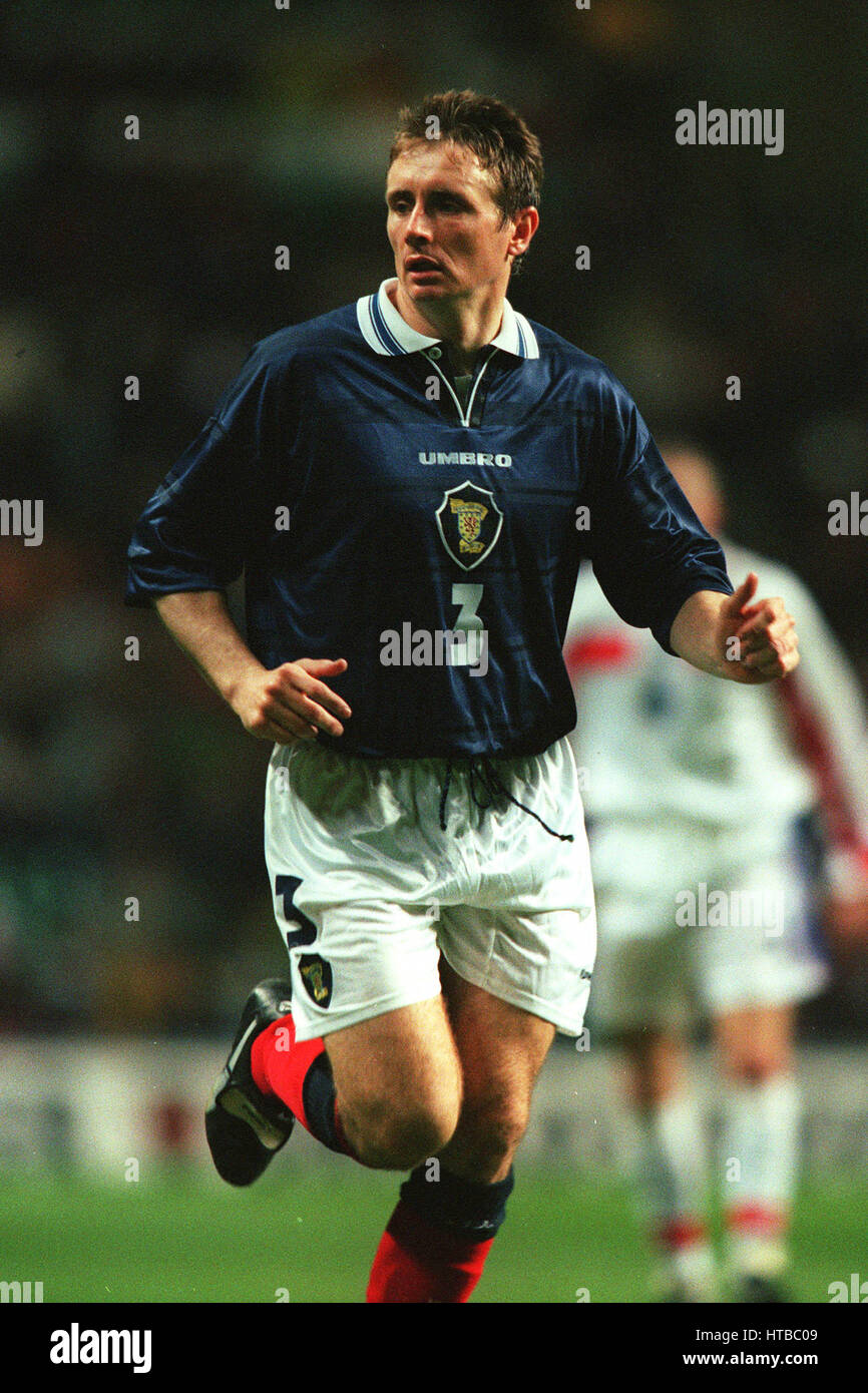 TOMMY BOYD SCOTLAND & GLASGOW CELTIC FC 01 April 1999 Stock Photo - Alamy