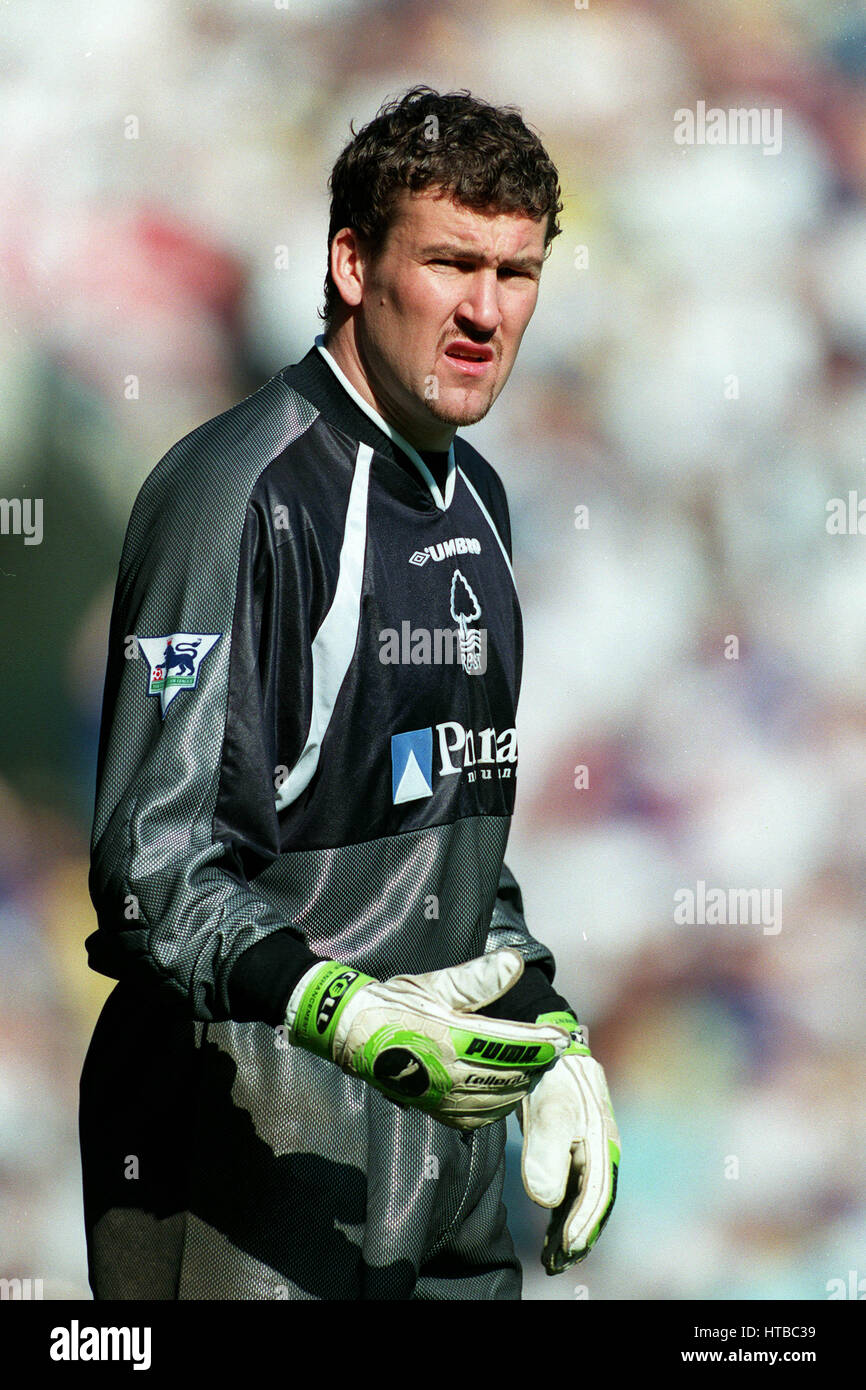 MARK CROSSLEY NOTTINGHAM FOREST FC 03 April 1999 Stock Photo - Alamy