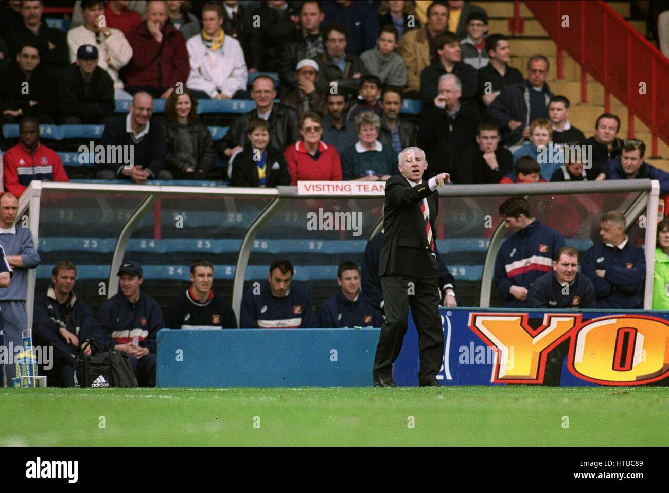 PETER REID SUNDERLAND MANAGER 07 April 1999 Stock Photo - Alamy