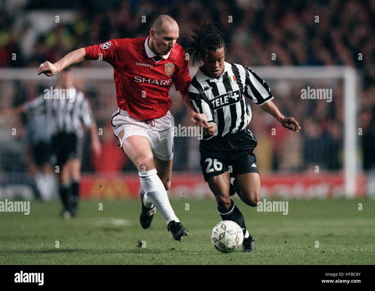 JAAP STAM & EDGAR DAVIDS MANCHESTER UNITED V JUVENTUS 07 April 1999 ...