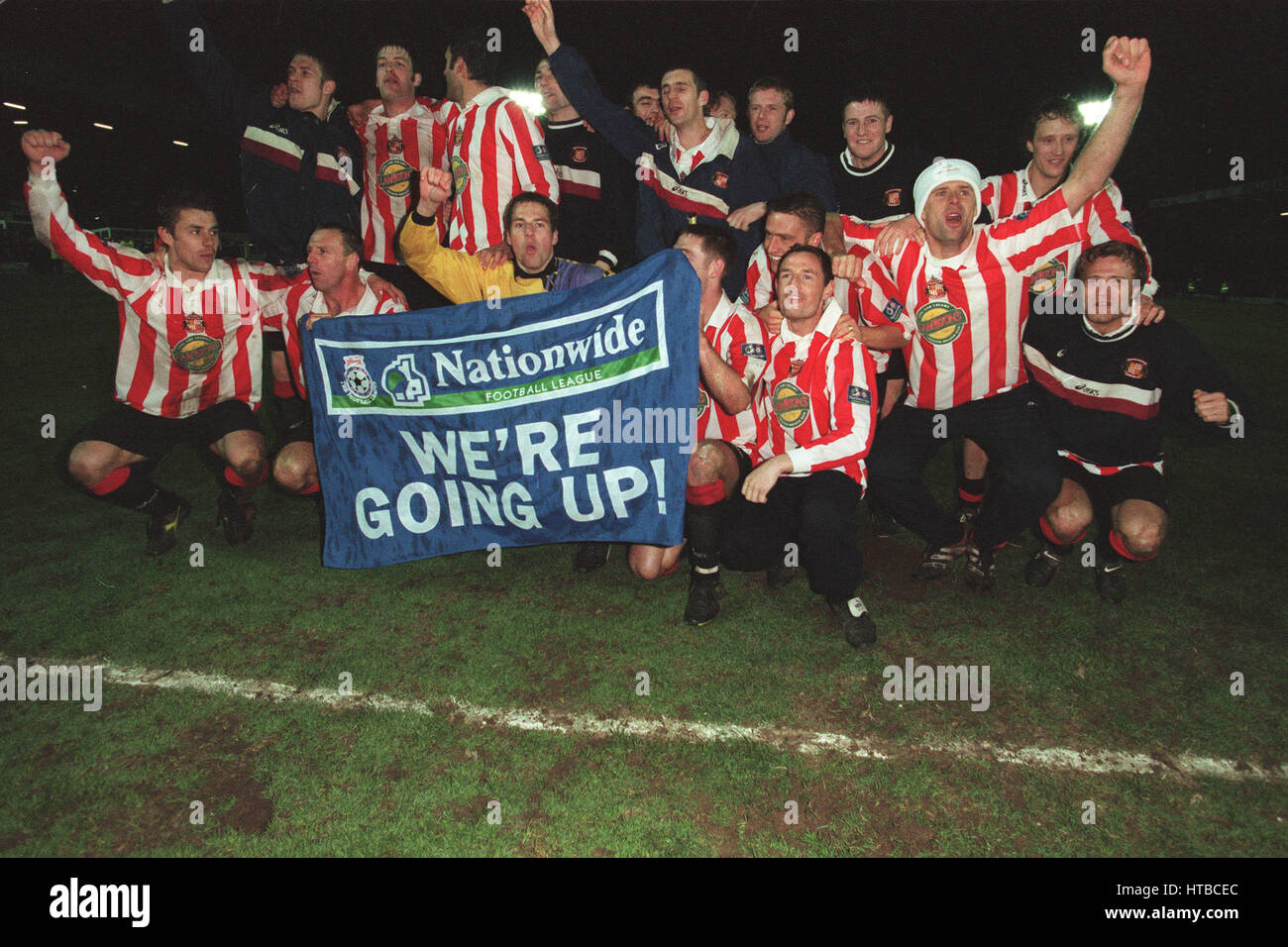SUNDERLAND CELEBRATE PROMOTION BURY V SUNDERLAND 13 April 1999 Stock ...