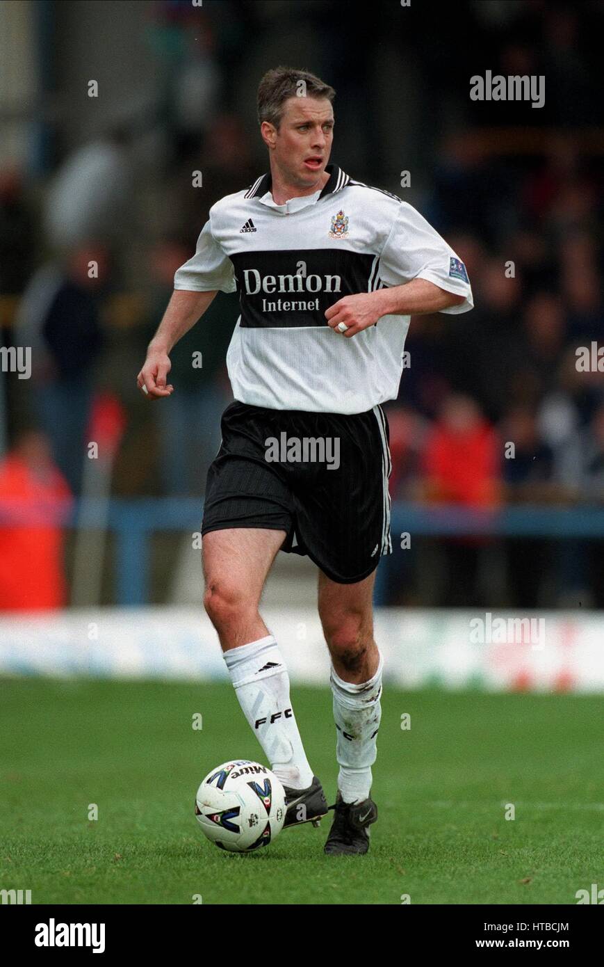 KIT SYMONS FULHAM FC 17 April 1999 Stock Photo - Alamy