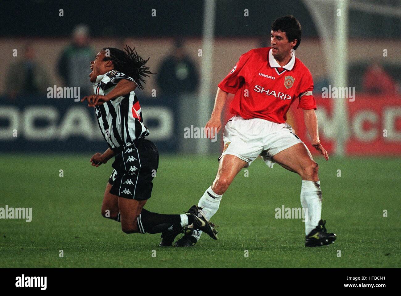 ROY KEANE & EDGAR DAVIDS JUVENTUS V MANCHESTER UNITED 21 April 1999 ...