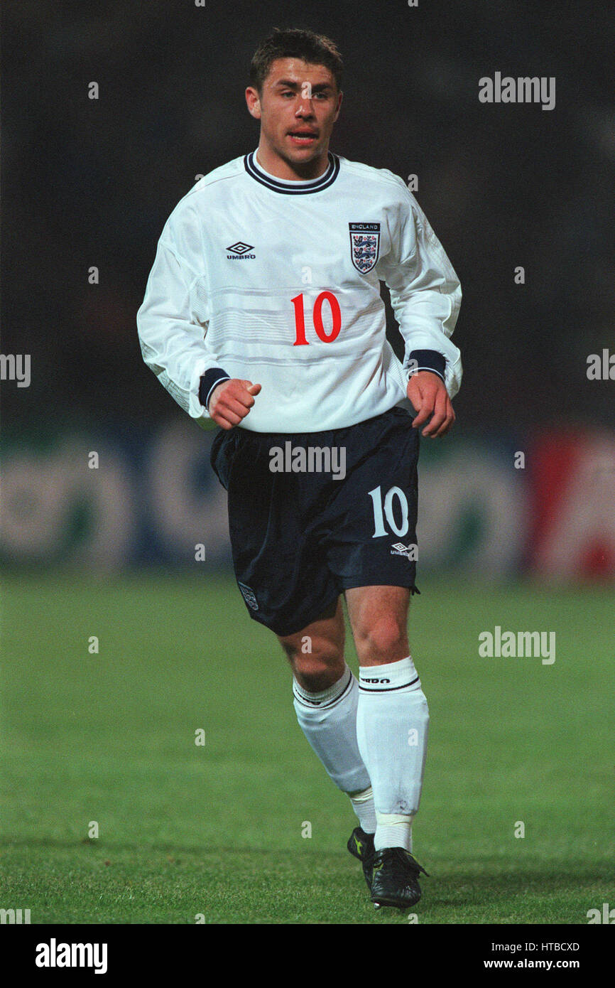 Kevin phillips england 1999 hi-res stock photography and images - Alamy
