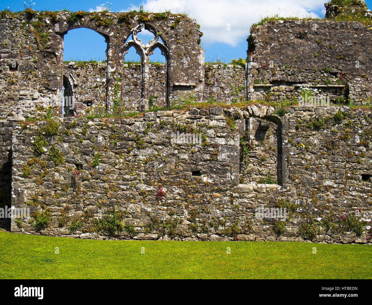 Crumbling walls hi-res stock photography and images - Alamy