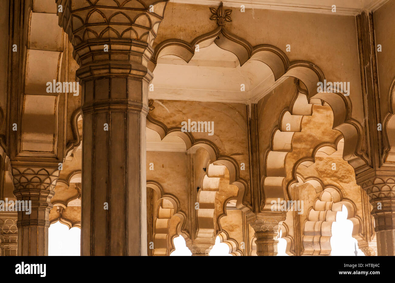 Cusped arch hi-res stock photography and images - Alamy