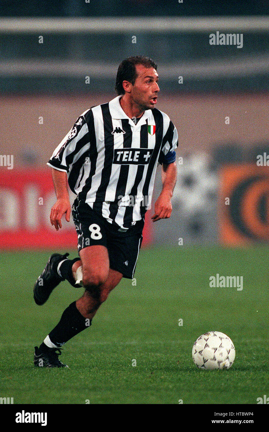 Conte juventus hi-res stock photography and images - Alamy