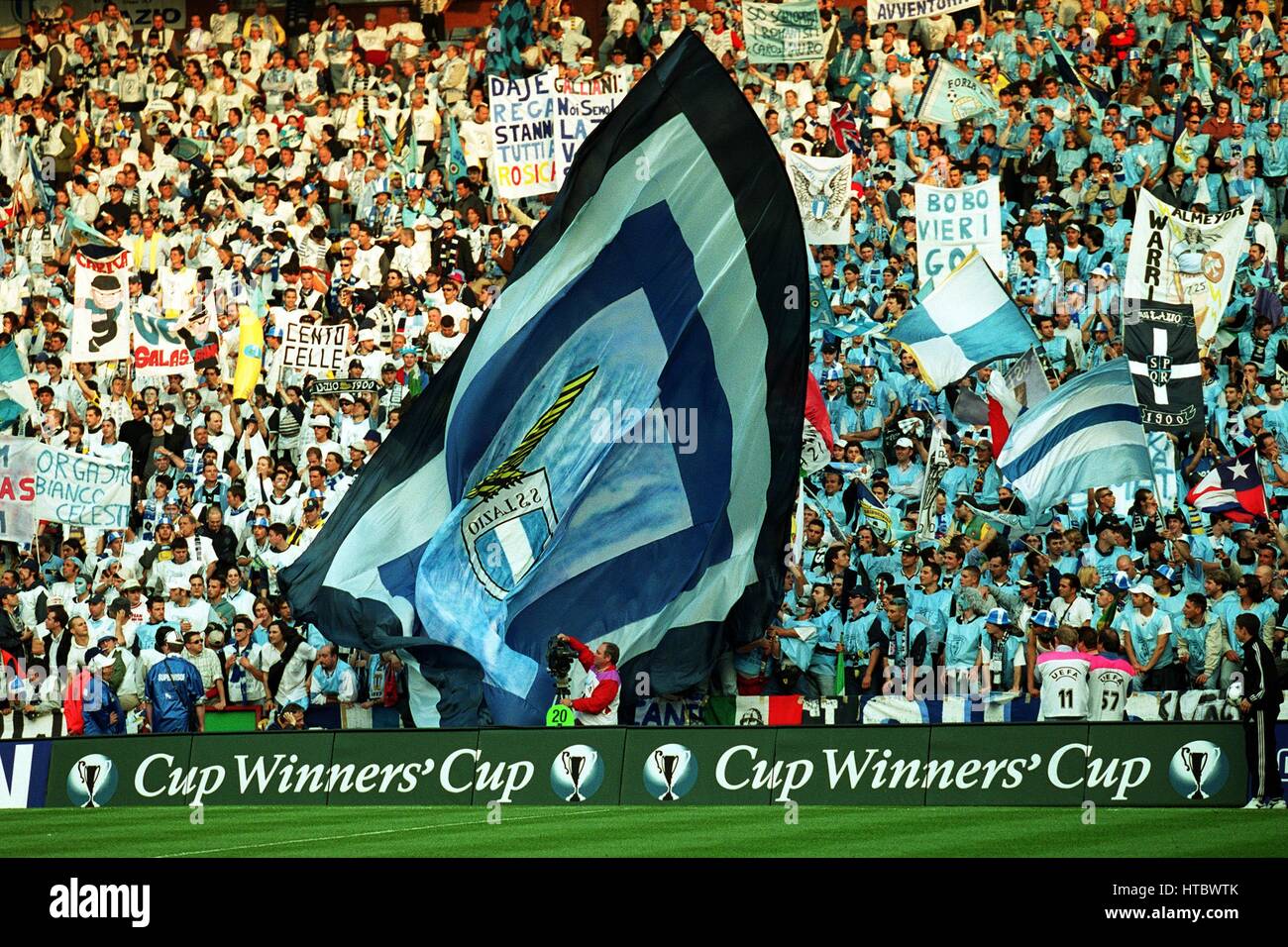 LAZIO FLAG & FANS CUP WINNERS CUP FINAL 19 May 1999 Stock Photo - Alamy