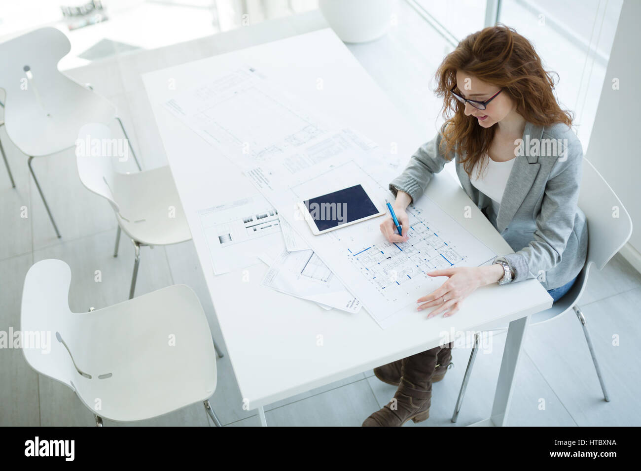 Female architect drawing hi-res stock photography and images - Alamy