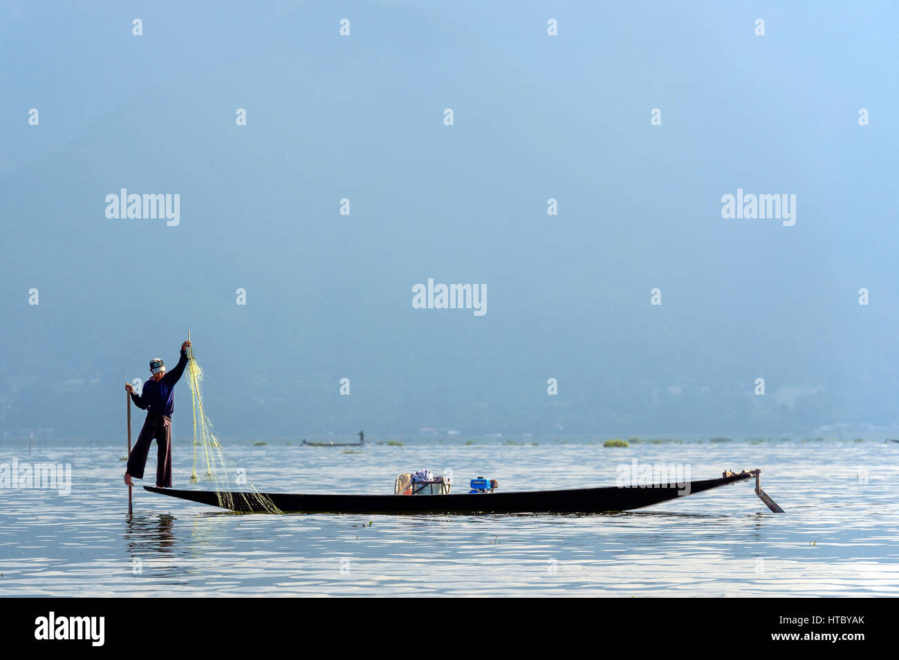 Myanmar (ex Birmanie). Inle lake. Shan state. Fishermen Intha, Inle ...