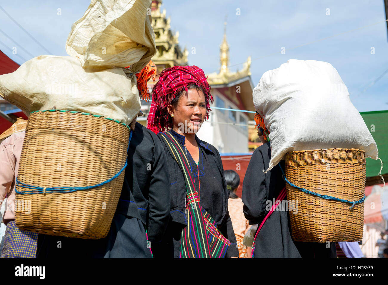 Myanmar (ex Birmanie). Inle lake. Shan state. Market day in the village ...