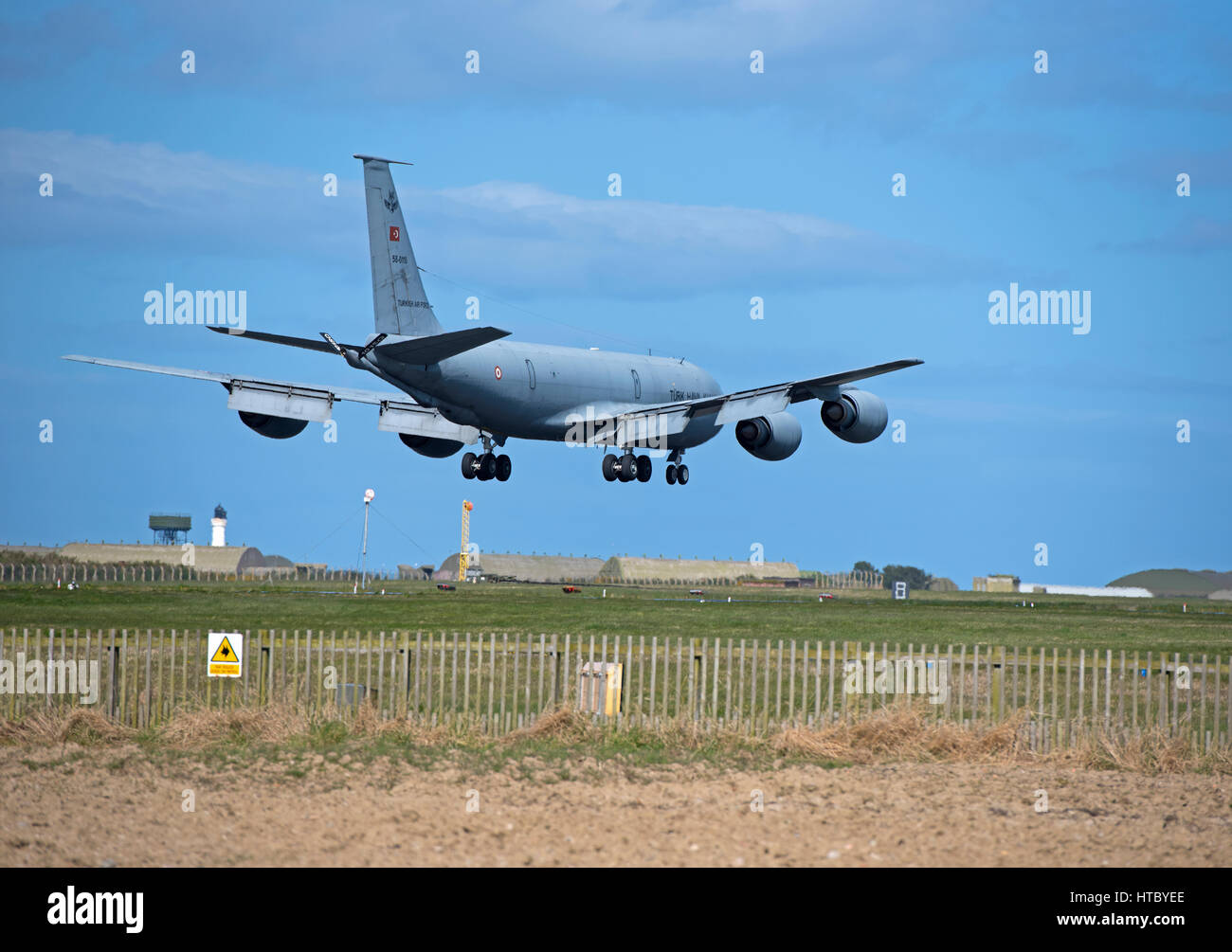Fuselage refuelling unit hi-res stock photography and images - Alamy