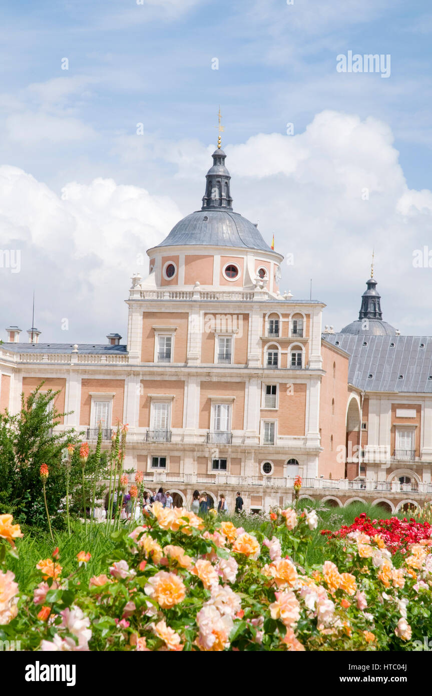 Palacio real de aranjuez gardens hi-res stock photography and images ...