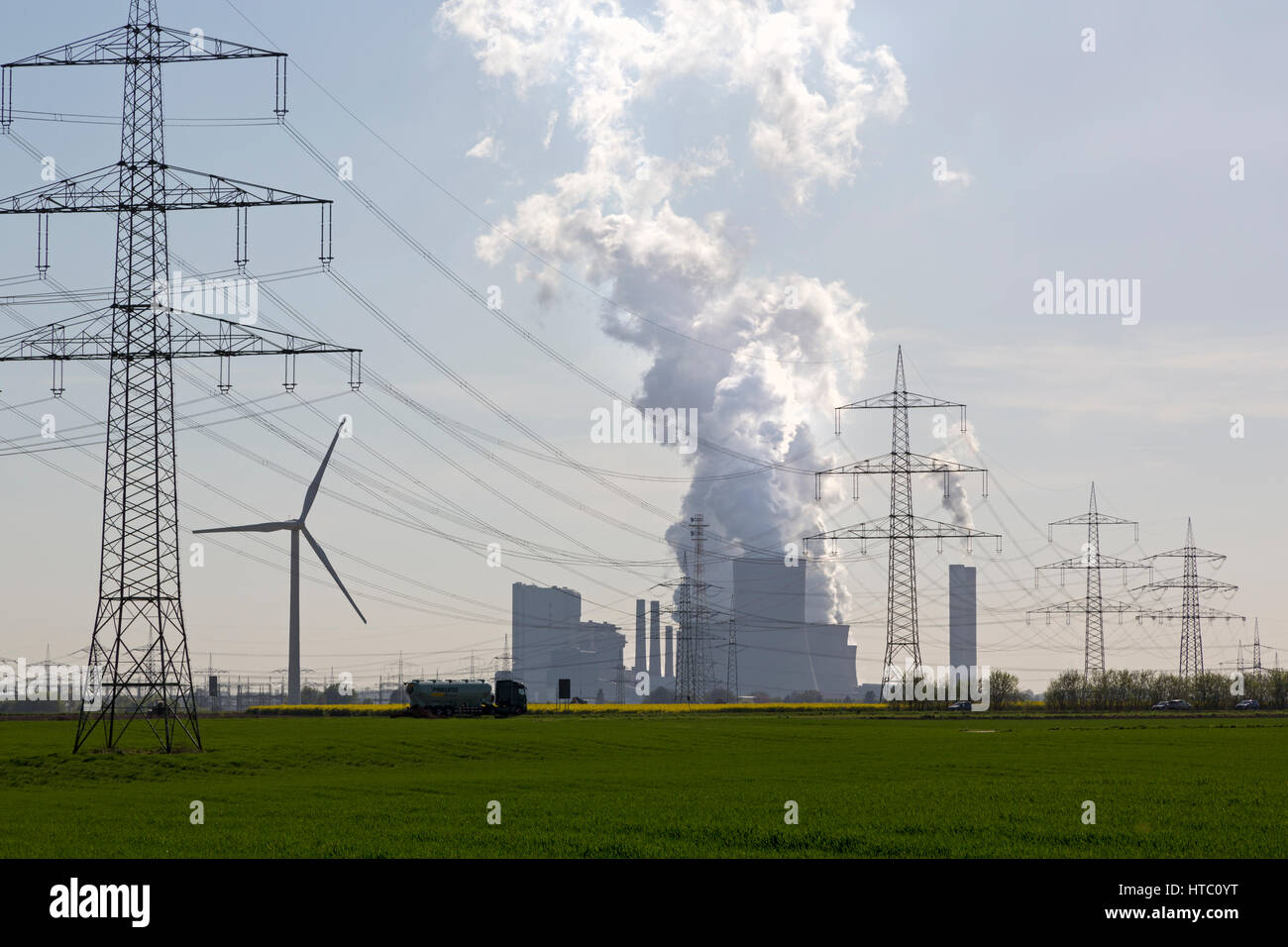 Cooling tower coal fired power plant hi-res stock photography and ...