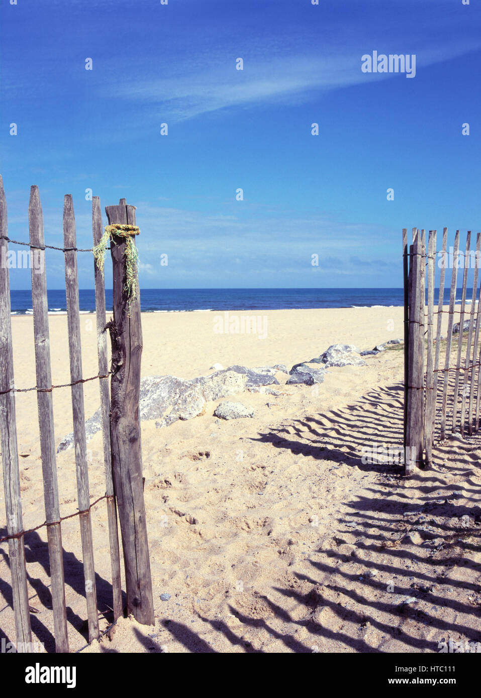 Beach fence hi-res stock photography and images - Alamy