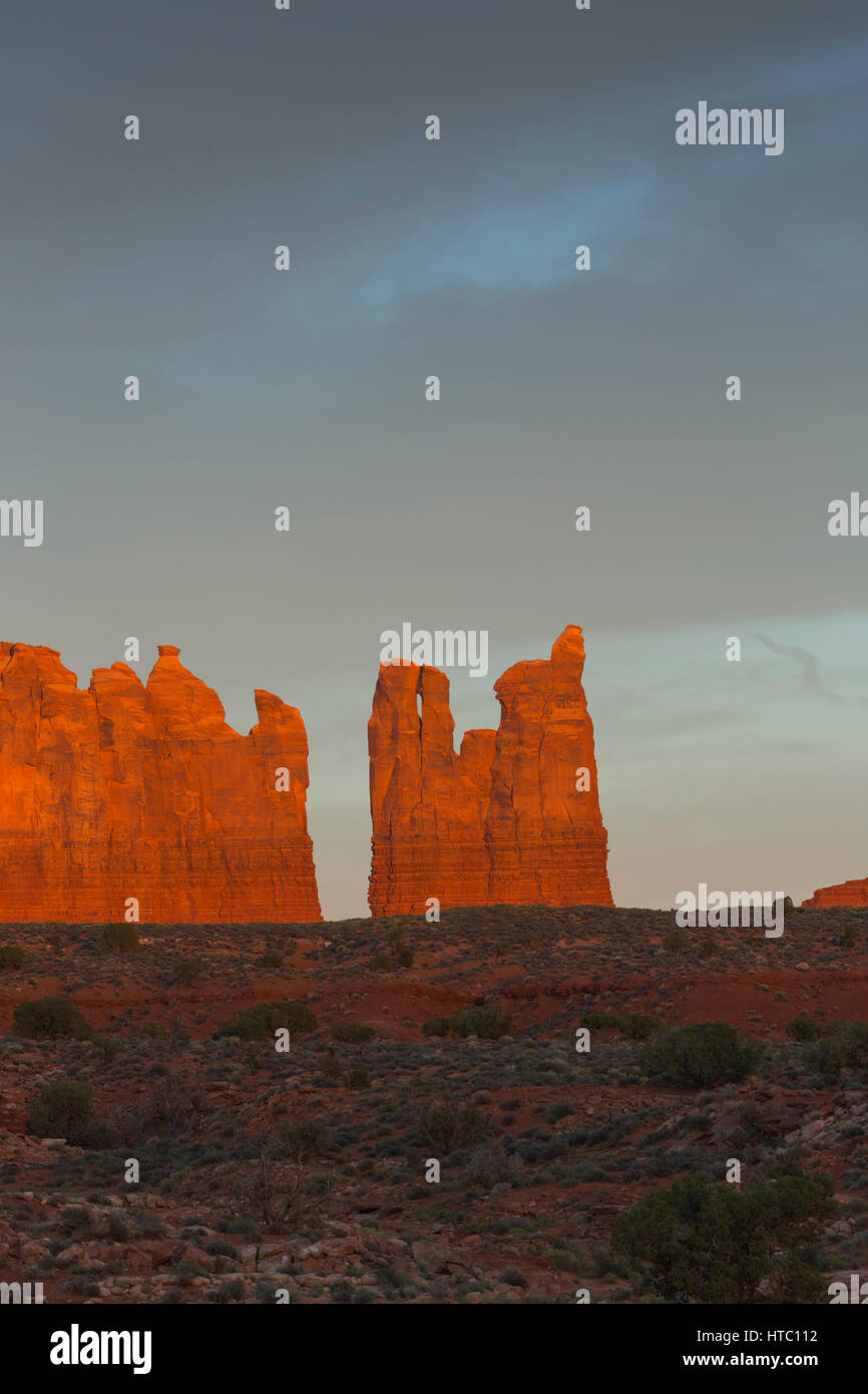 Stagecoach, Bear and Rabbit features, Monument Valley Navajo Tribal ...