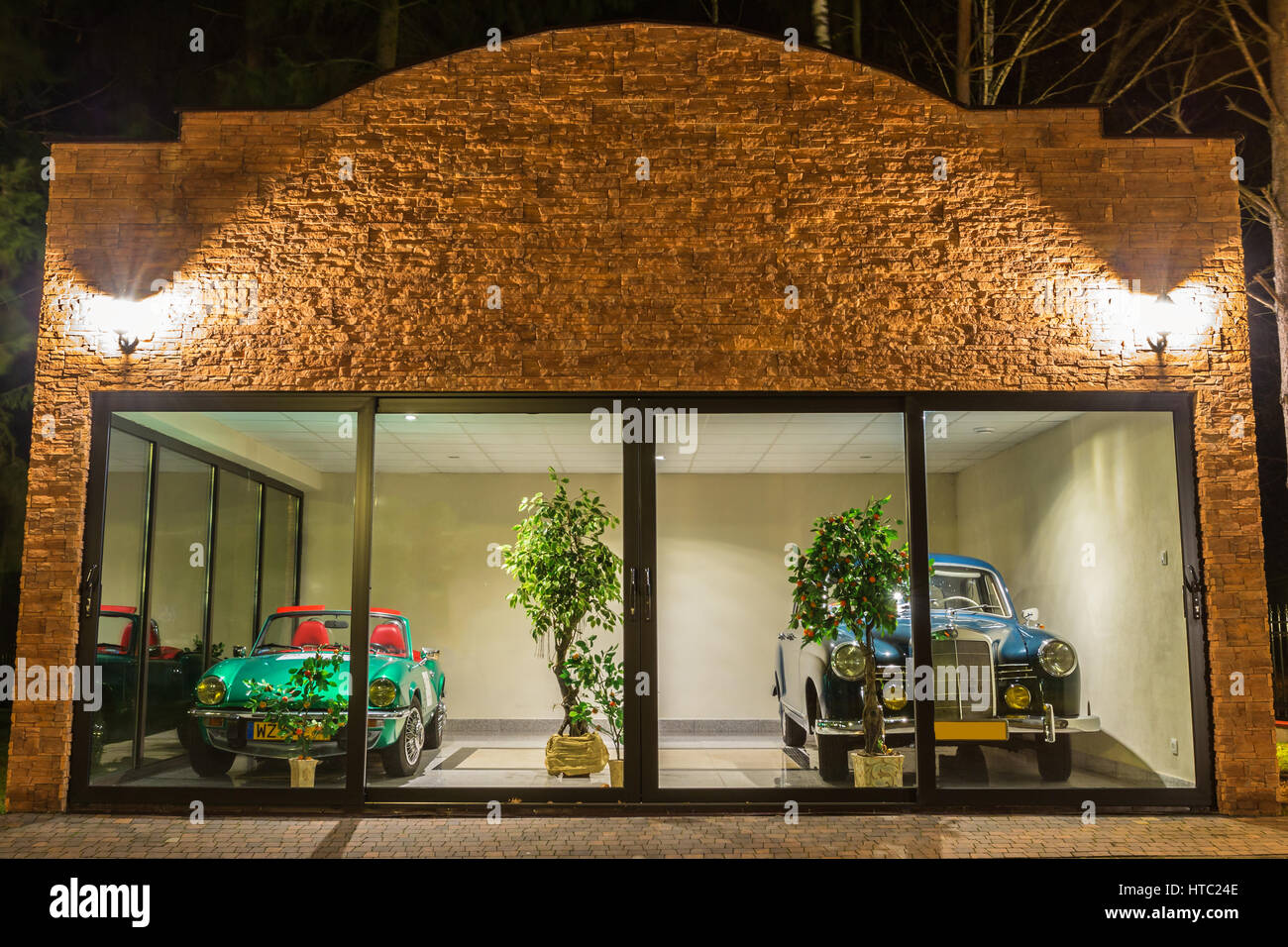 Car windscreen display hi-res stock photography and images - Alamy