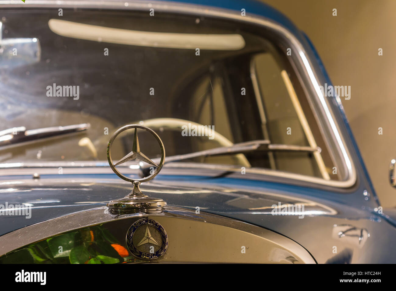 Closeup on vintage Mercedes Benz car Stock Photo - Alamy